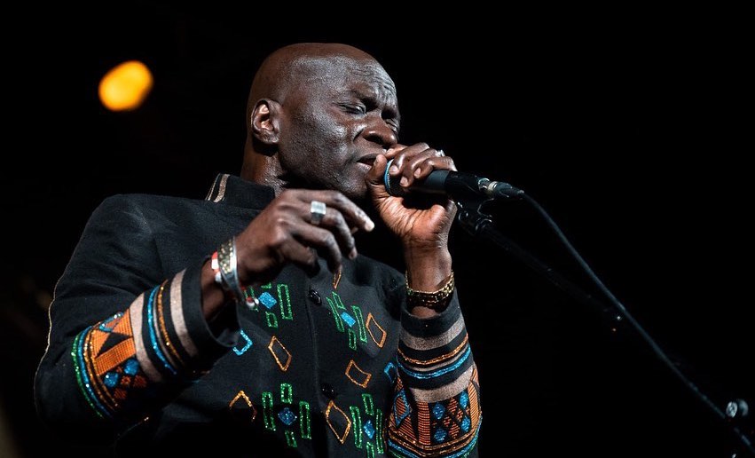 Sénégal : Omar Pène fête ses 50 ans de carrière à Bruxelles | Music In ...