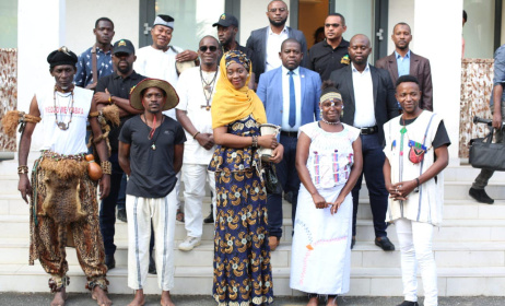 Gabon : Hommage à Vyckos Ekondo, icône de la musique gabonaise | Music ...